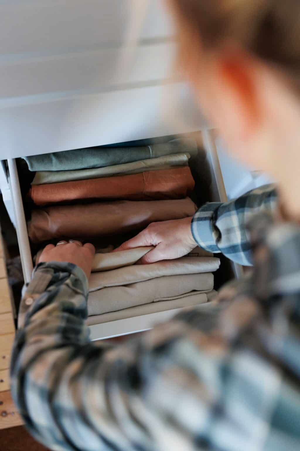 Quick ‘Micro-Decluttering’ Ideas + Organization Tips for Winter ...